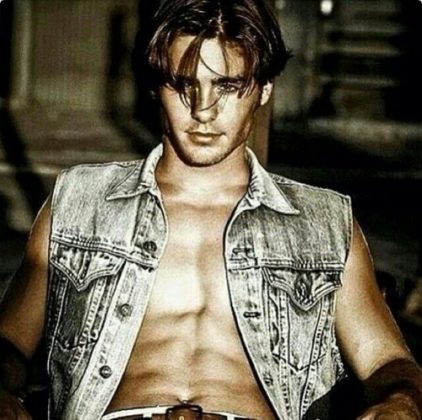 The Top 10 Hottest Male Singers of All Time - Music Raiser