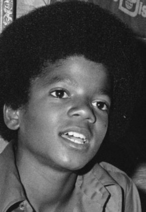 16 Pictures Showing Michael Jackson’s facial transformation - Music Raiser