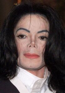 16 Pictures Showing Michael Jackson’s facial transformation - Music Raiser
