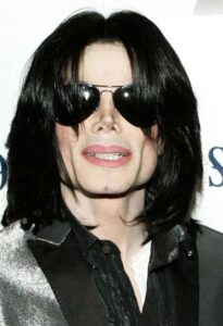 16 Pictures Showing Michael Jackson’s facial transformation - Music Raiser