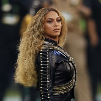 The Top 10 Best Female Pop Singers of 2024 - Music Raiser