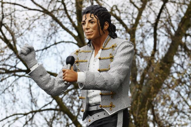 9 Amazing Michael Jackson Statues Around The World - Music Raiser