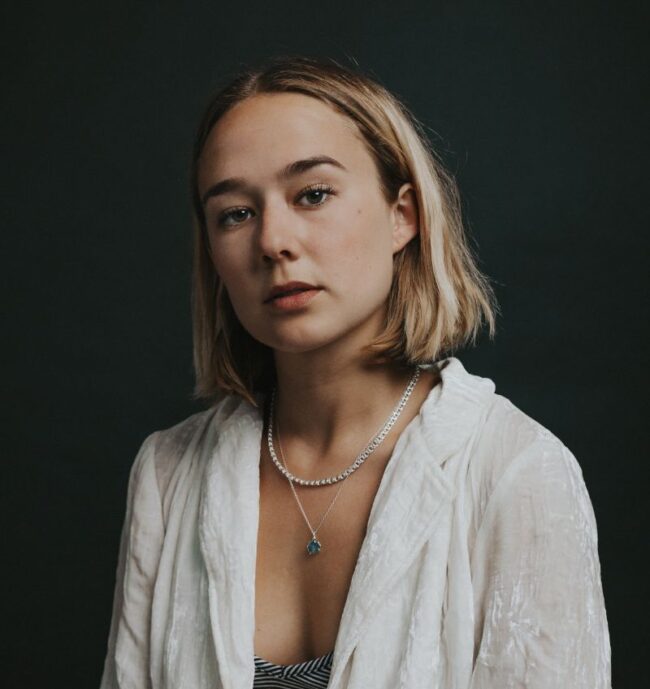 18 Exquisitely Sexy Photos of Alba August - Music Raiser