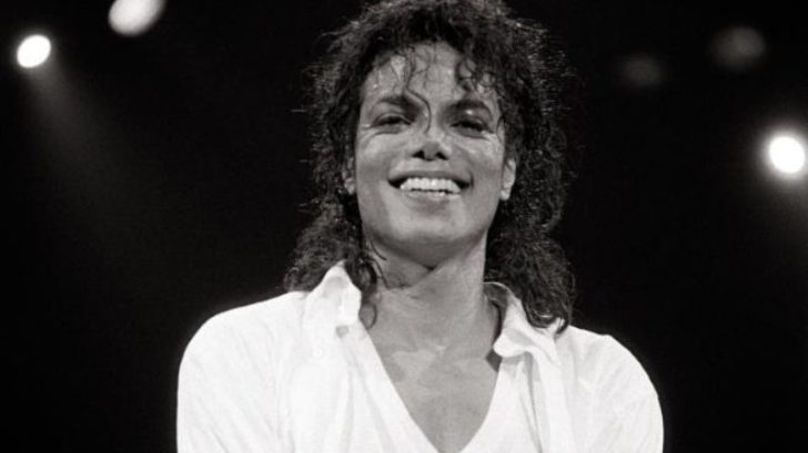 The 12 Most Iconic Michael Jackson Live Stage Performances - Music Raiser