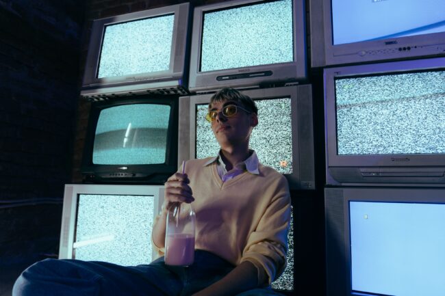 6 Common TV Interference Or Reception Problems & How To Fix Them ...