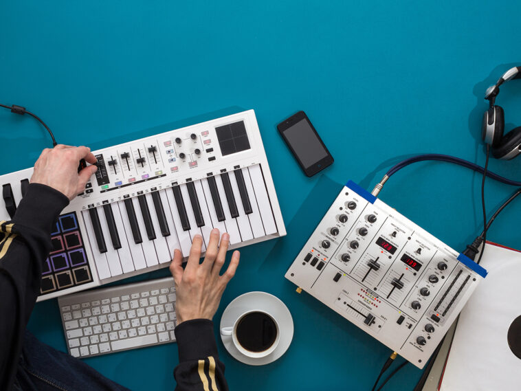 Learning Chord Progression for Music Beginners - Music Raiser
