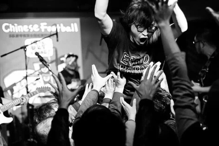 How is Emo Music Different From Rock? - Music Raiser