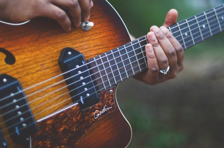Finding the Best Acoustic Guitar: 5 Characteristics You Should Look For ...