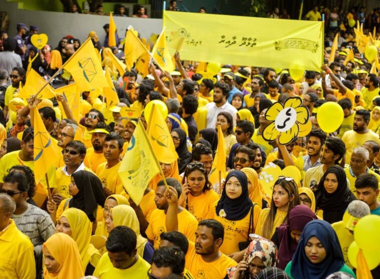 Everything You Need to Know about Parade Banners - Music Raiser