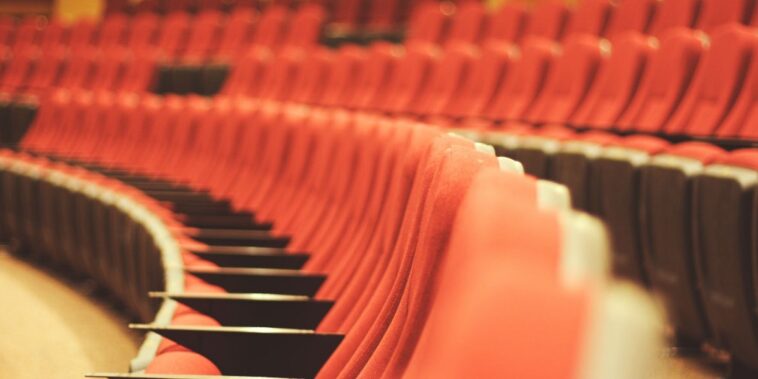 Guide To The Best Seats To Sit In At The Theater - Music Raiser