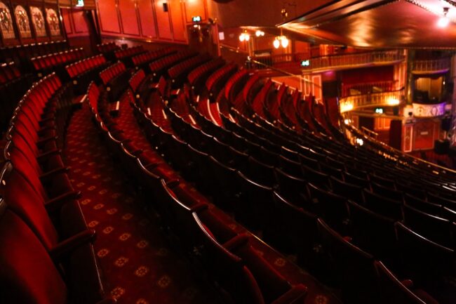 Guide To The Best Seats To Sit In At The Theater - Music Raiser