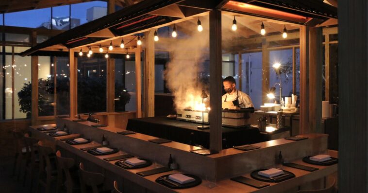 Weatherproof Restaurant Booths: Outdoor Dining Delight