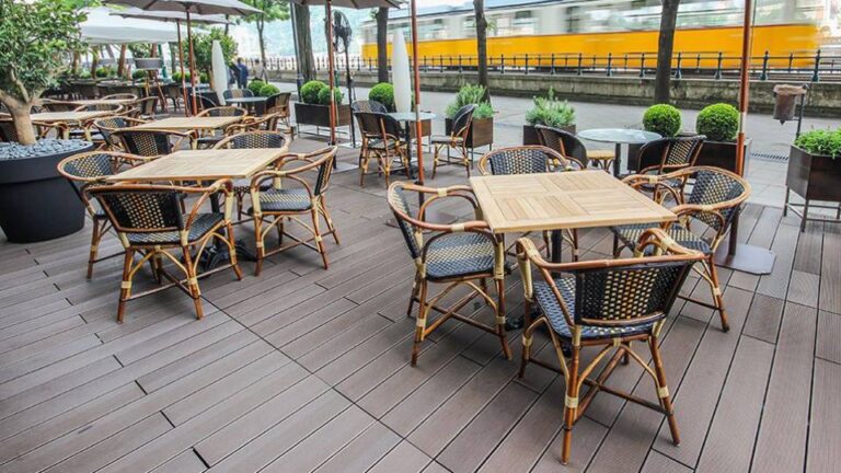 Weatherproof Restaurant Booths: Outdoor Dining Delight